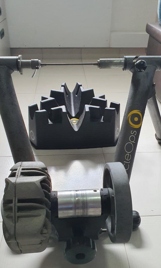 Cycleops fluid trainer with stand & skewer, Sports Equipment, Bicycles ...