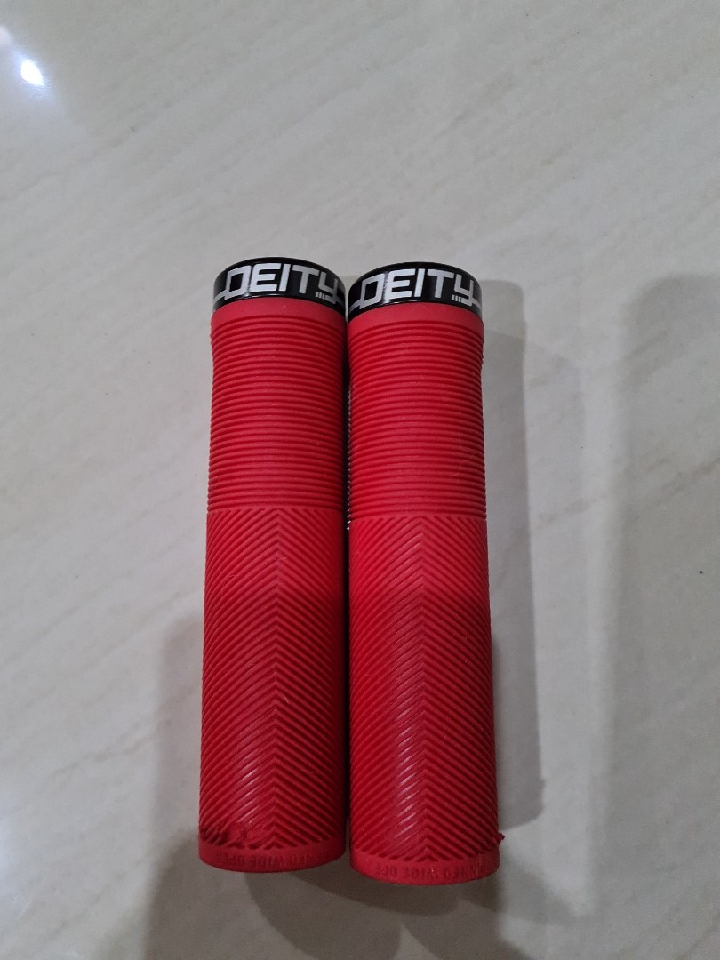Deity Knuckleduster Grips (Red), Sports Equipment, Bicycles & Parts ...