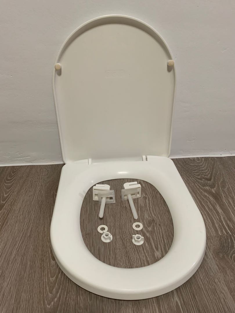 Hdb Hip Rigel toilet seat, Furniture & Home Living, Bathroom & Kitchen ...