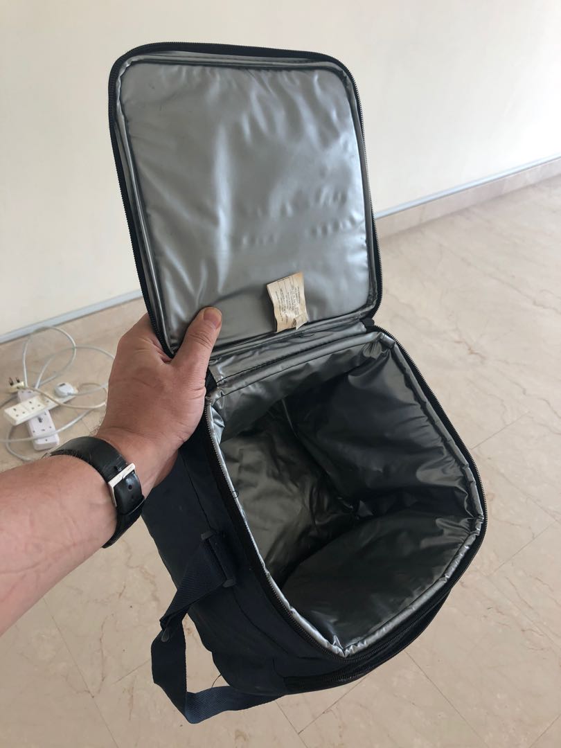 Insulated carry bag 25x25x20, Furniture & Home Living, Cleaning ...