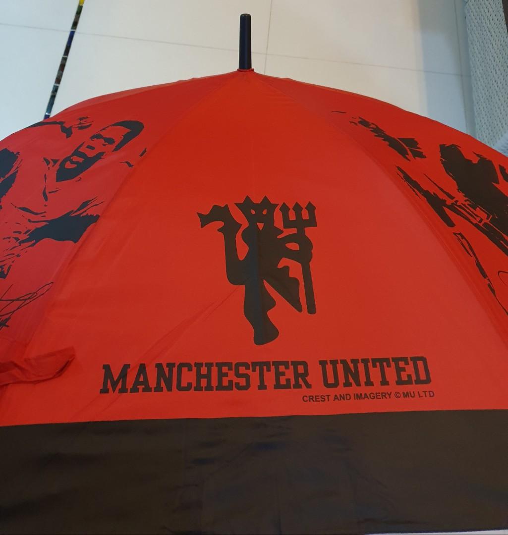 Manchester United (MU) signed umbrella limited edition, Hobbies & Toys ...