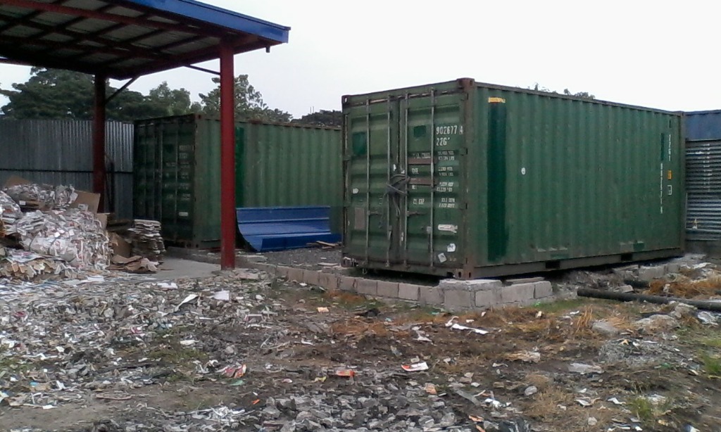 20 Footer Container Van, Commercial & Industrial, Construction Tools ...