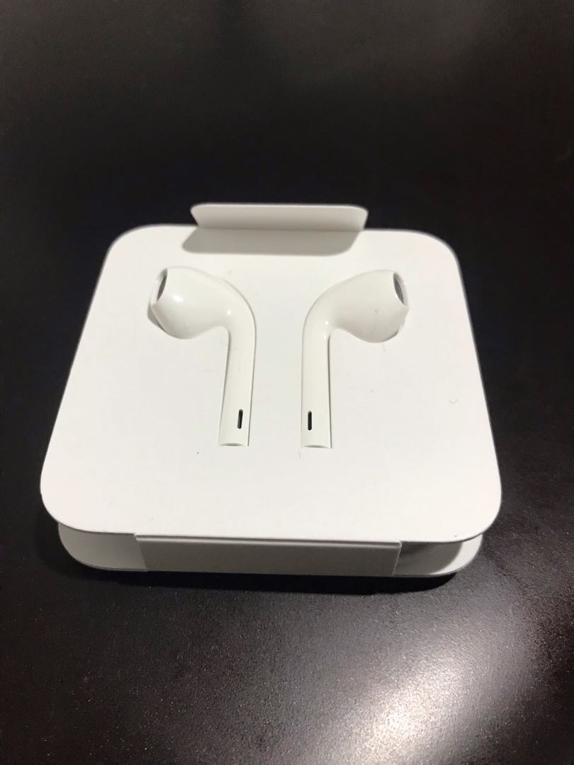 Apple EarPods Lightning (Original), Audio, Portable Audio Accessories ...