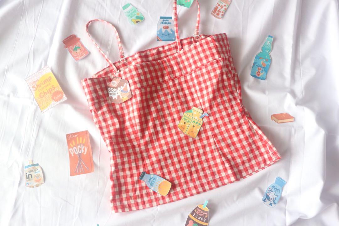 #Salefeb Crop top korean kotak merah putih, Fesyen Wanita, Pakaian ...