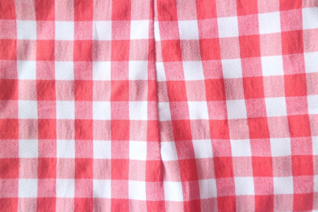 #Salefeb Crop top korean kotak merah putih, Fesyen Wanita, Pakaian ...