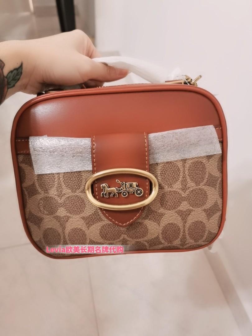 Coach Riley LunchBox Signature, Luxury, Bags & Wallets on Carousell