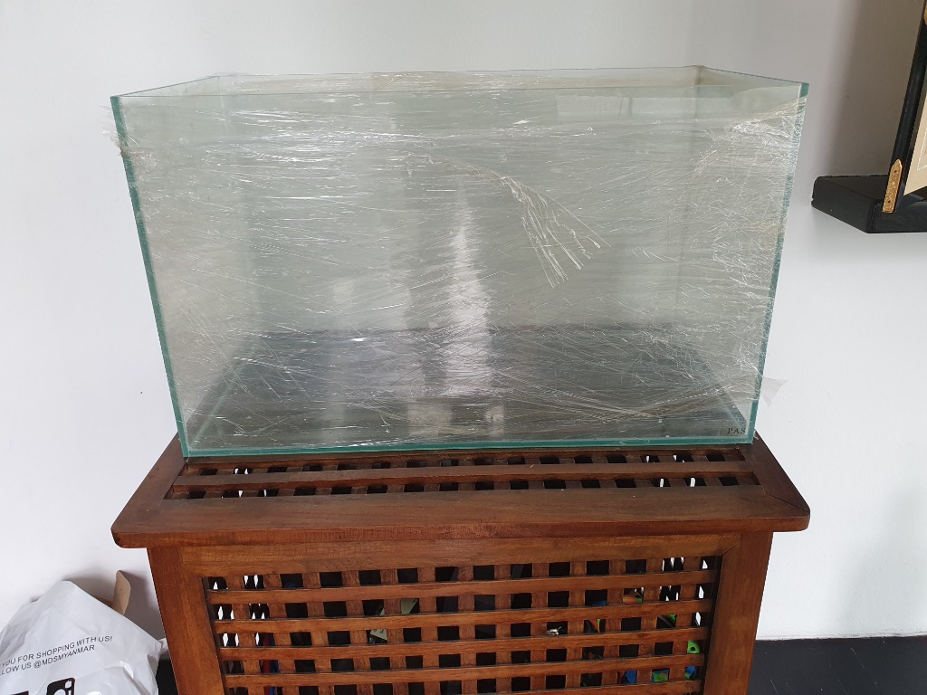 Crystal Fish Tank 60 x 36 x 30cm, Pet Supplies, Homes & Other Pet ...