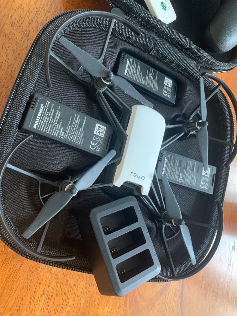 Dji Tello ultimate package, Photography, Drones on Carousell