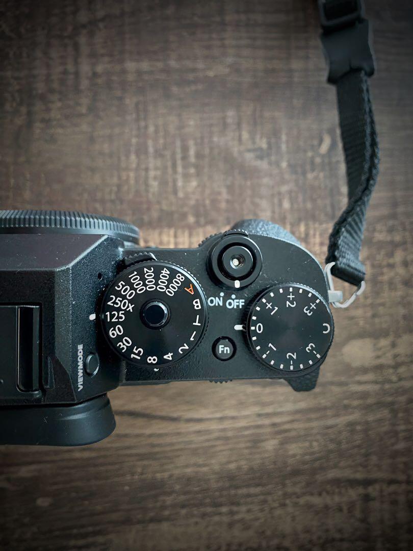 Fuji XT2 - mirrorless (boxed), Photography, Cameras on Carousell