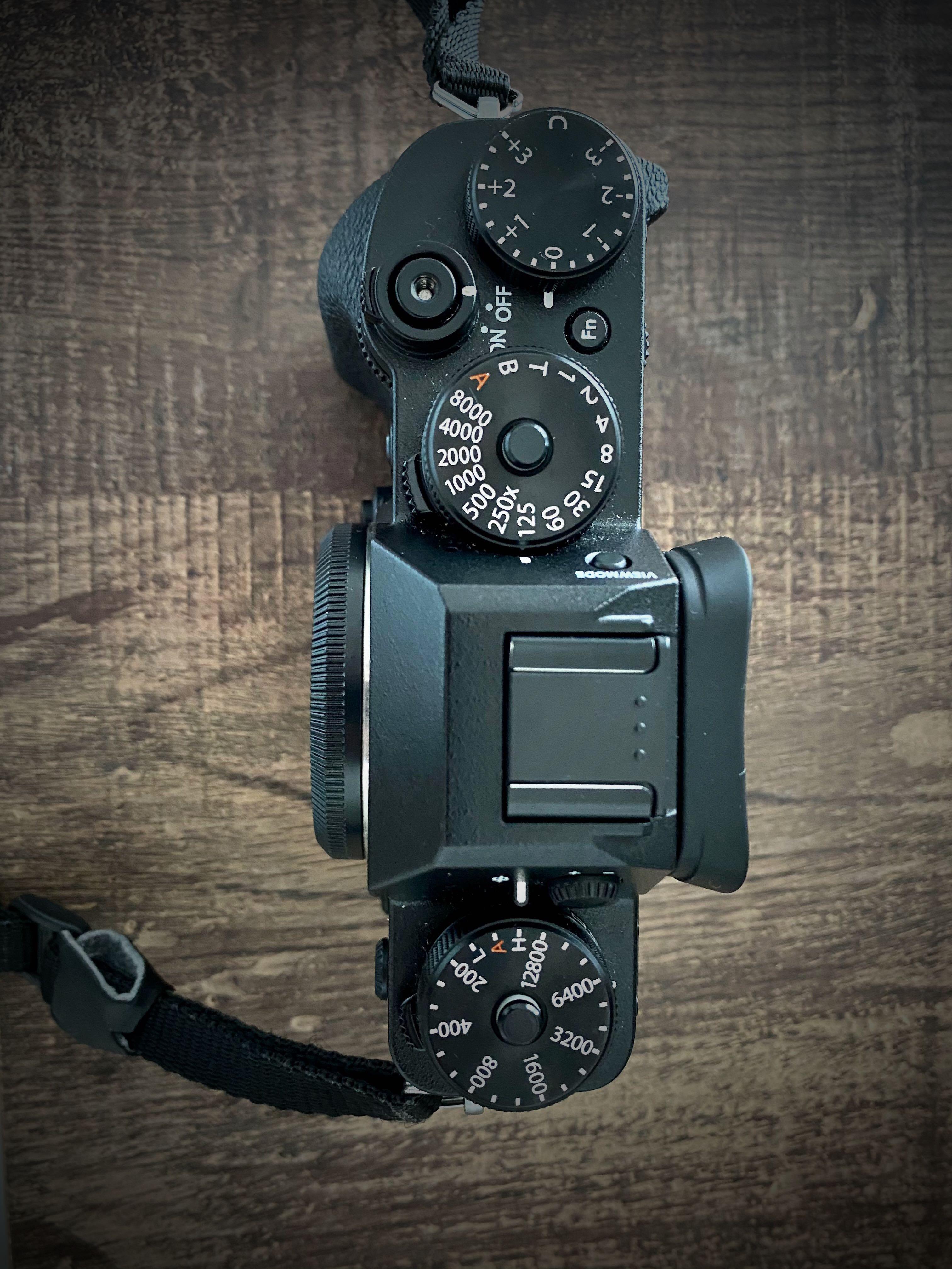 Fuji XT2 - mirrorless (boxed), Photography, Cameras on Carousell