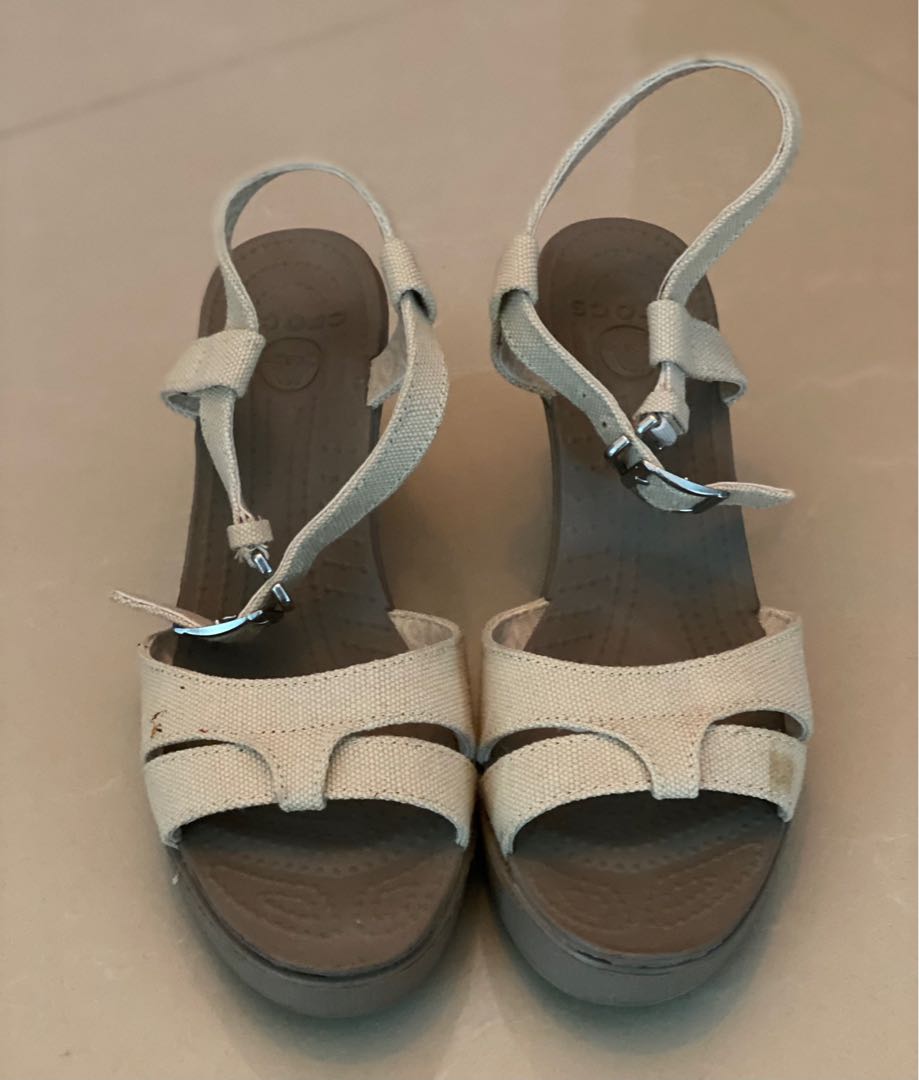 Crocs Wedges, Women's Fashion, Footwear, Sandals on Carousell