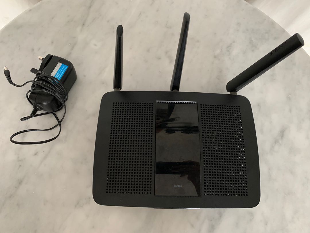 Linksys EA7500 Router and D-Link extender., Computers & Tech, Parts ...