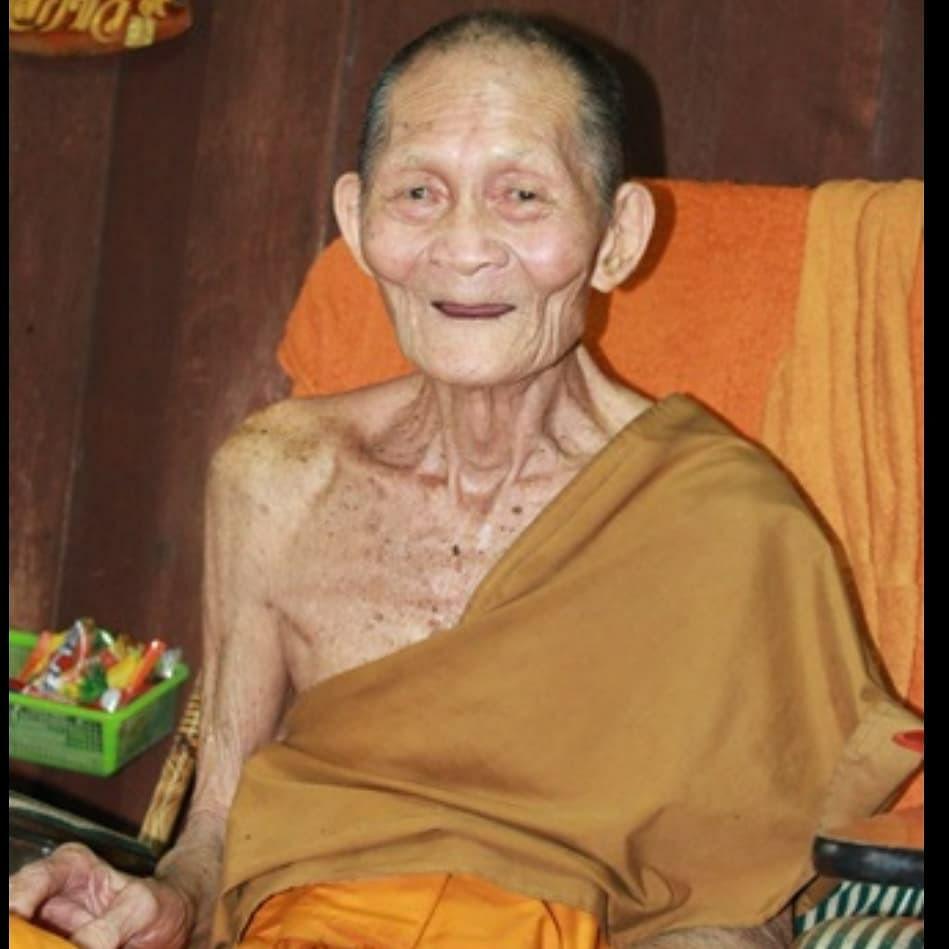 Phra San Ka Chai by LP Hok, Hobbies & Toys, Memorabilia & Collectibles ...