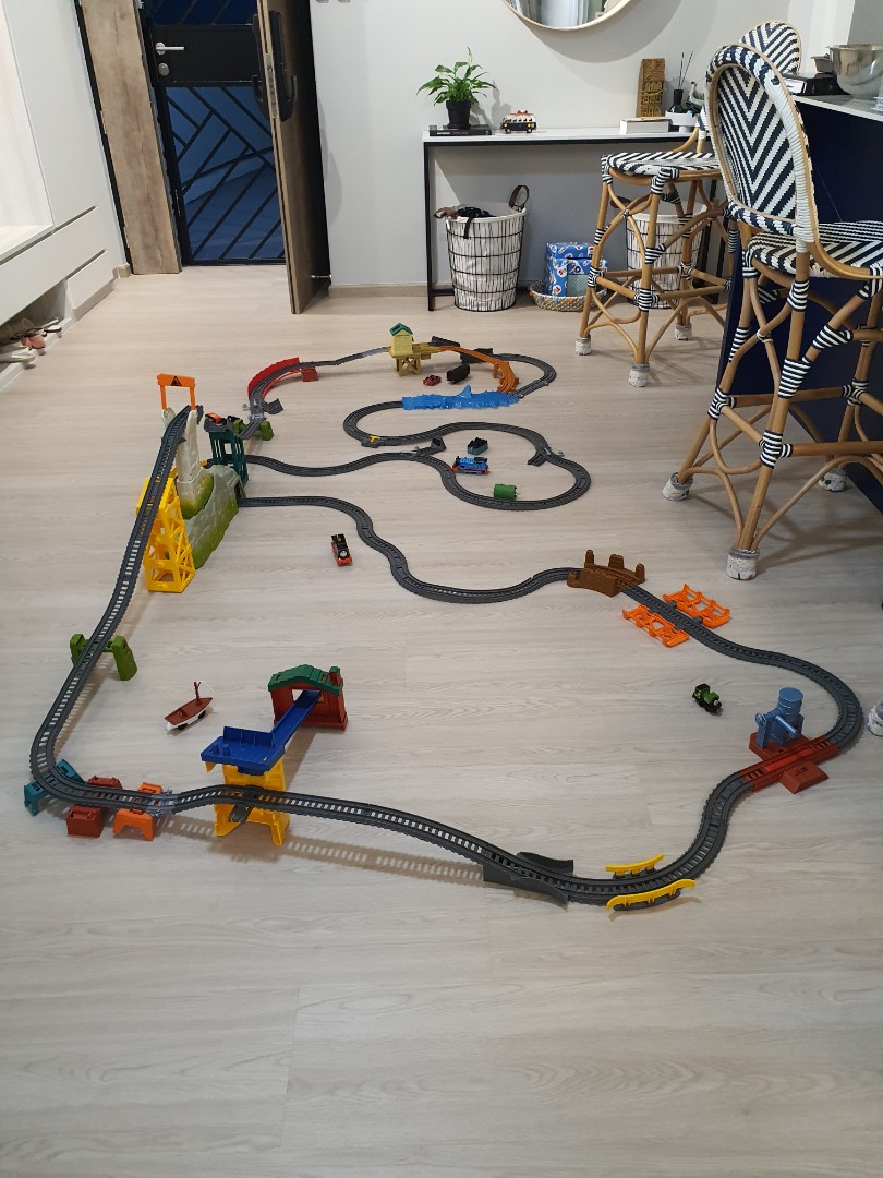 Thomas and Friends Train Tracks, Toys & Games, Bricks & Figurines on ...