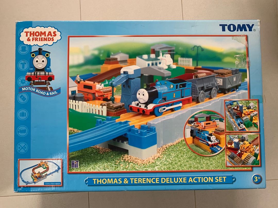 新淨 ️珍藏版 Thomas and Terence Deluxe Action Set, 興趣及遊戲, 玩具 & 遊戲類 - Carousell