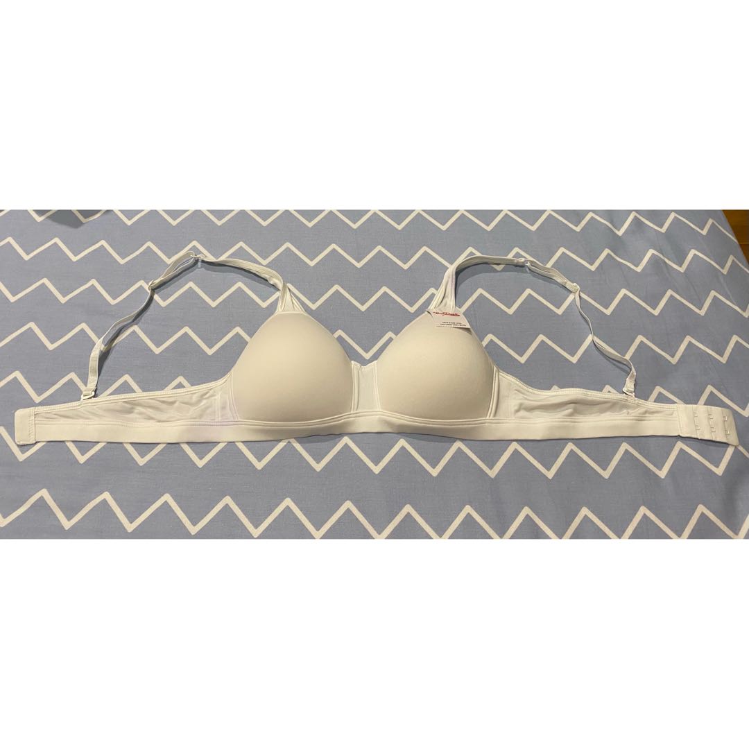 Brand New Triumph Bra (BeeDees), Women's Fashion, New Undergarments ...