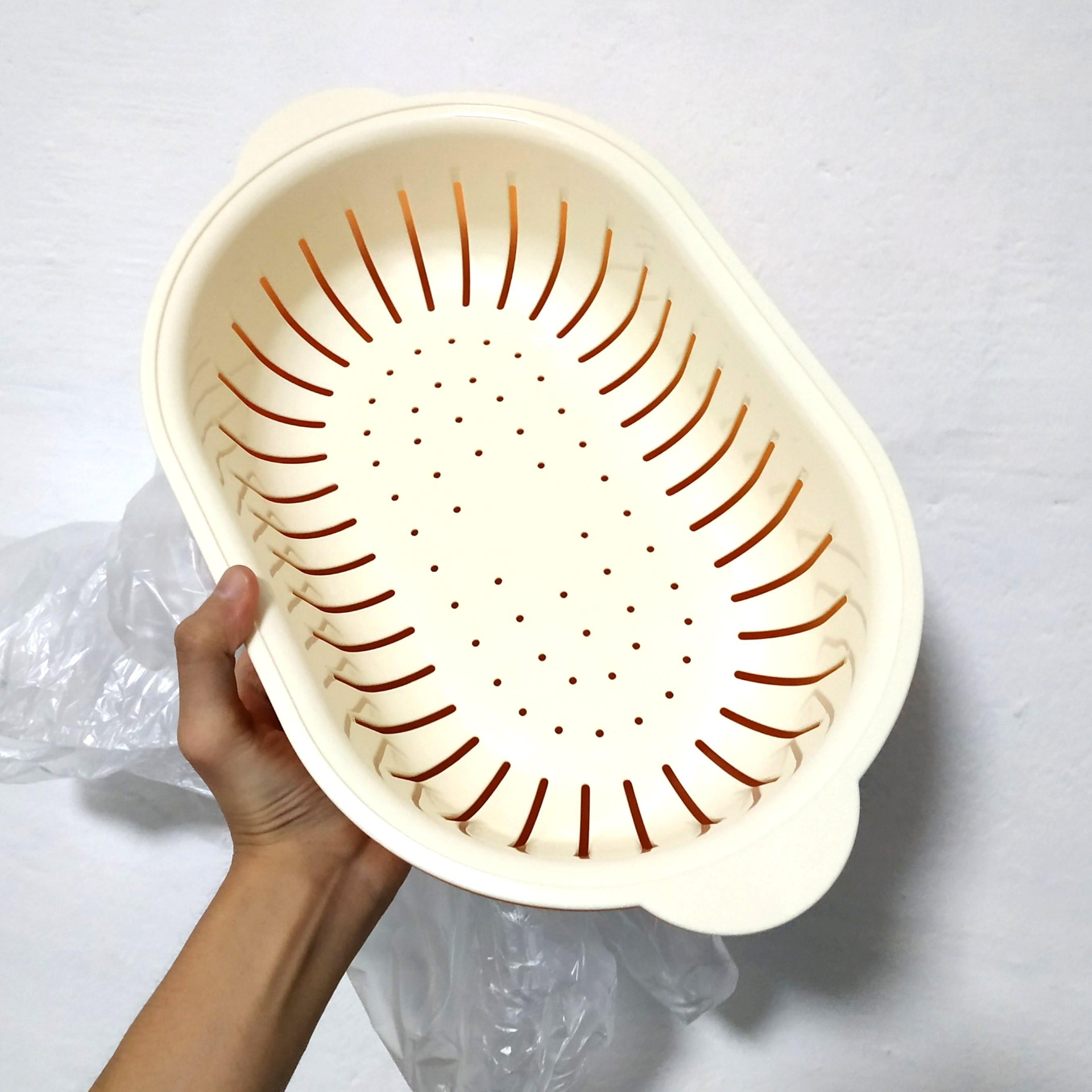 Tupperware 2L Oval Strainer Colander/ Serving Server Bowl with Tray ...