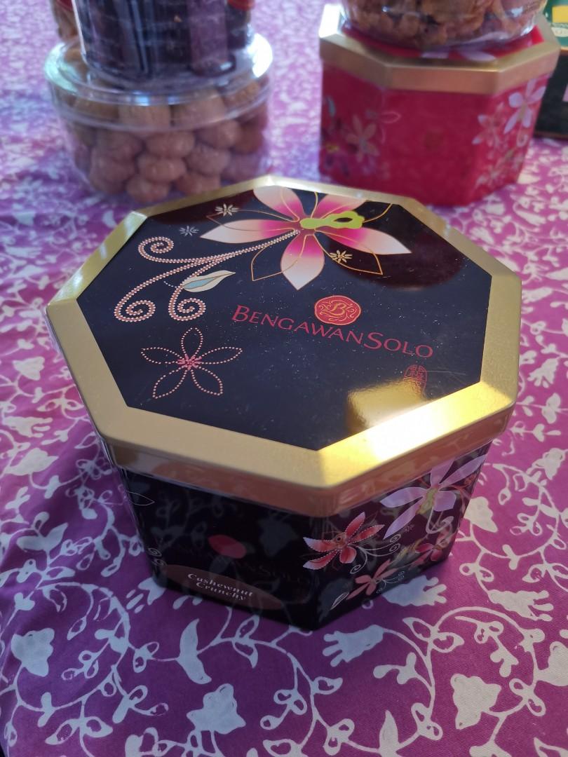 Bengawan Solo Crunchy Cashew Nut Cookies, Food & Drinks, Packaged ...