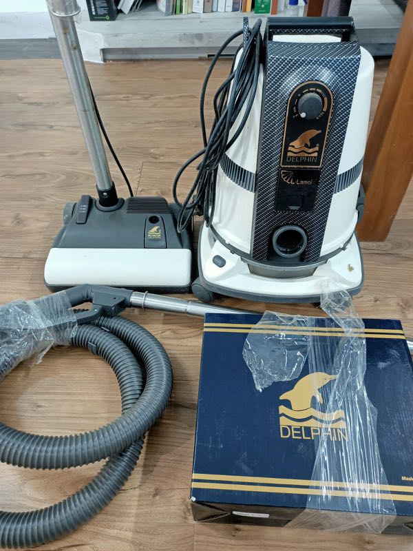 Delphin vacuum cleaner, Home Appliances, Cleaning & Laundry on Carousell