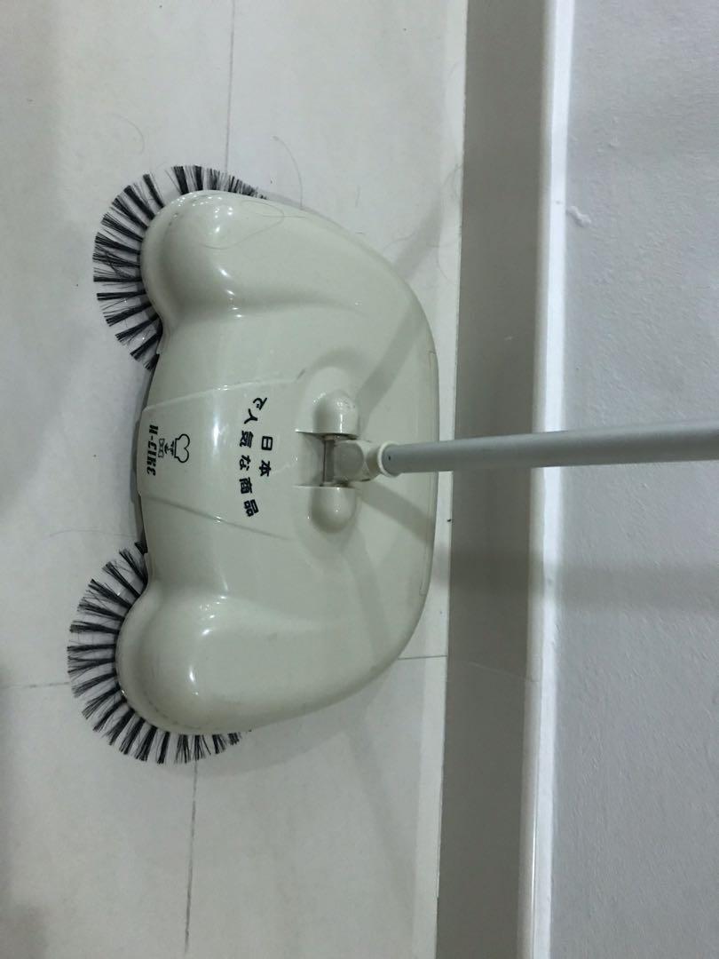 Hands roll sweeper, Furniture & Home Living, Cleaning & Homecare ...