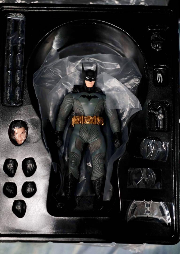 Mezco Mdx Onyx and Ascending Knight Batman, Hobbies & Toys, Toys ...