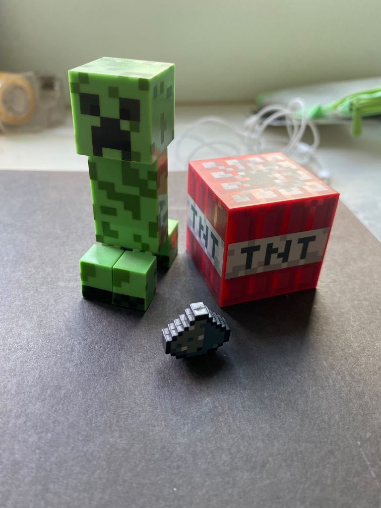 Minecraft Series 1 Creeper Action Figure, Hobbies & Toys, Toys & Games ...
