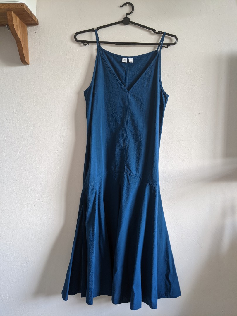 *Not worn* Uniqlo dress, Women's Fashion, Muslimah Fashion, Dresses on ...