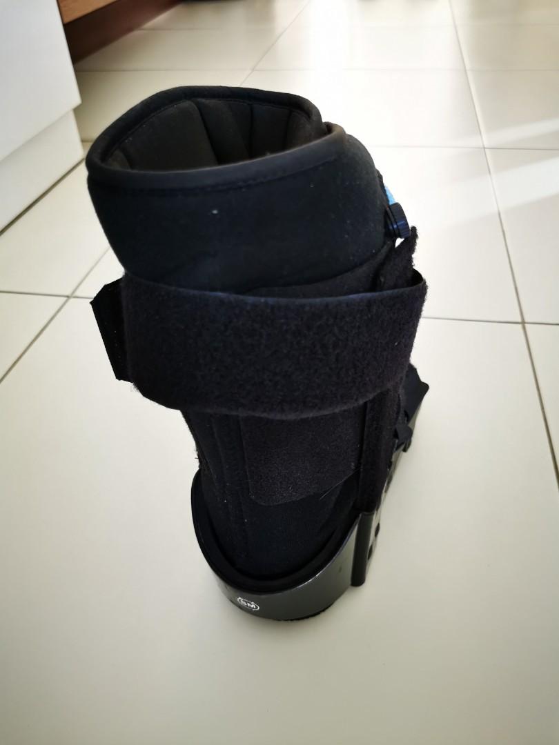 Pneumatic Ankle Support / Walking Brace / Aircast / Air Walker, Health ...