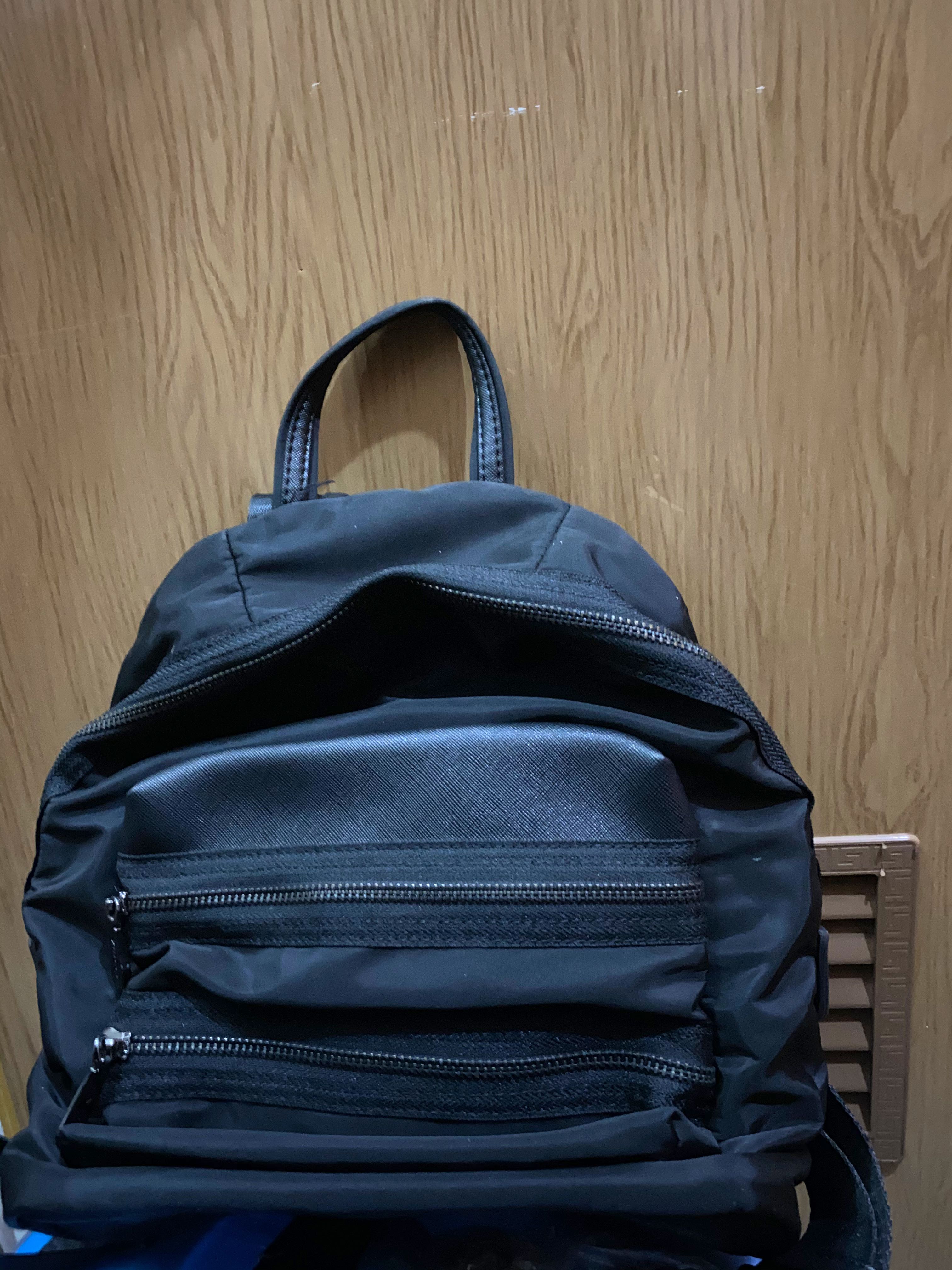 (SALE!) Vincci Backpack, Fesyen Wanita, Tas & Dompet di Carousell