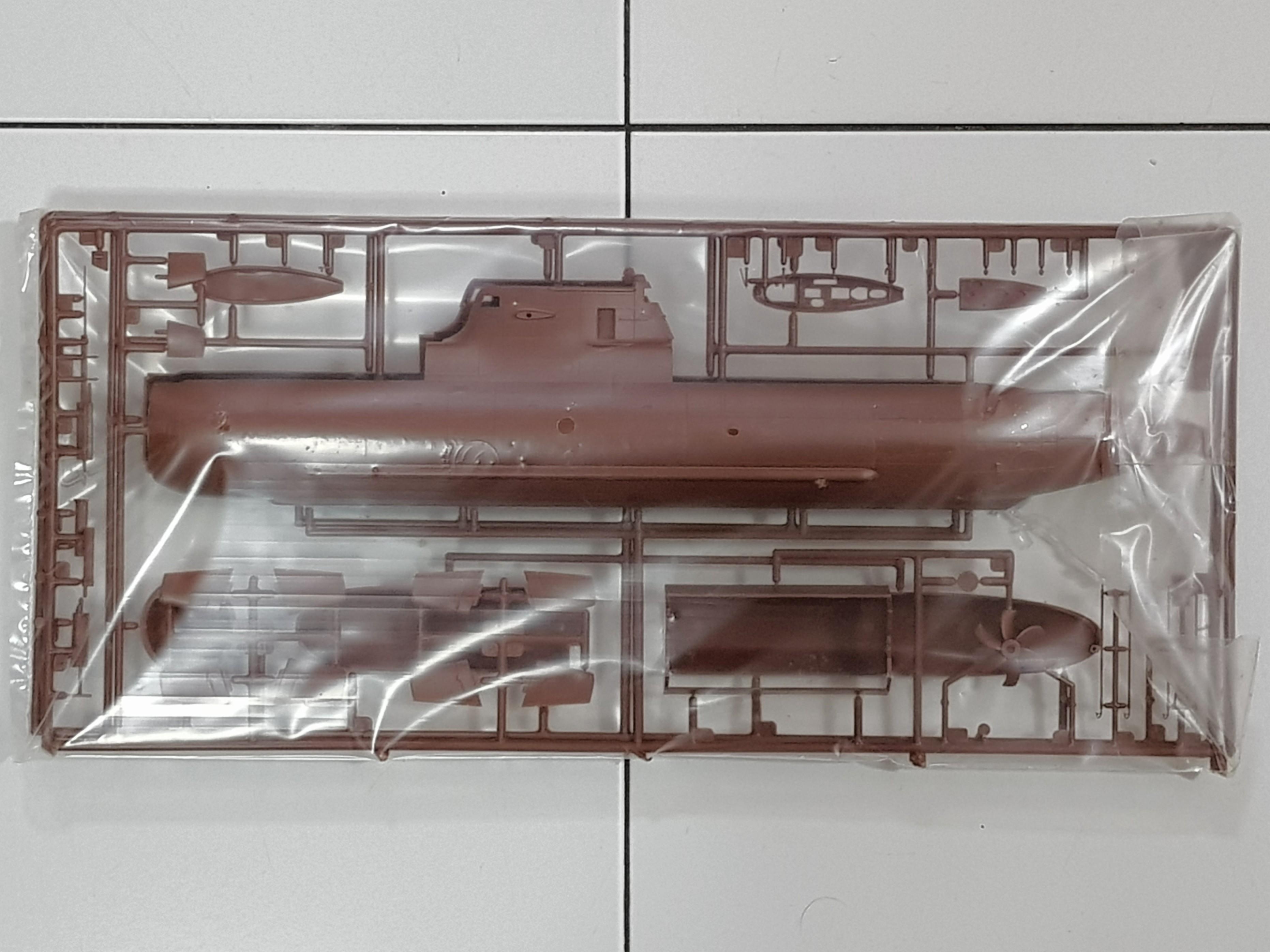 1/144 Revell U212A Class German Submarine model kit, Hobbies & Toys ...