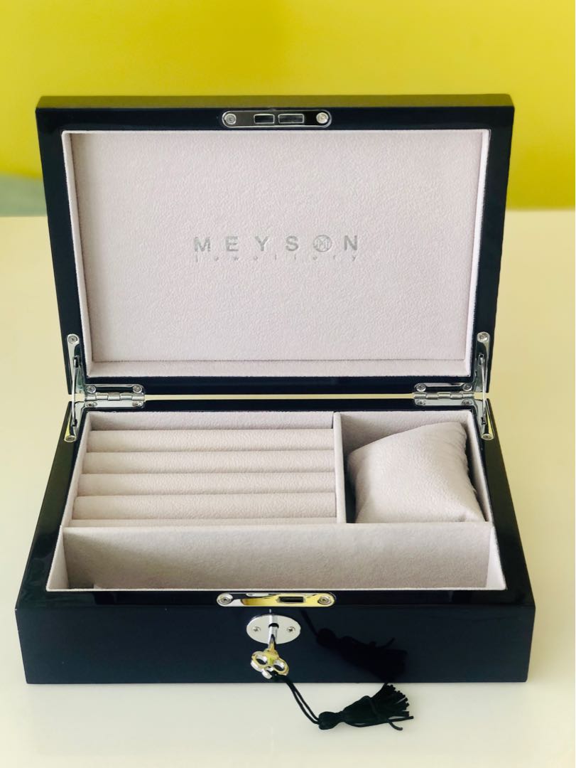 (BN)Meyson Jewellery Box, Women's Fashion, Jewelry & Organisers ...