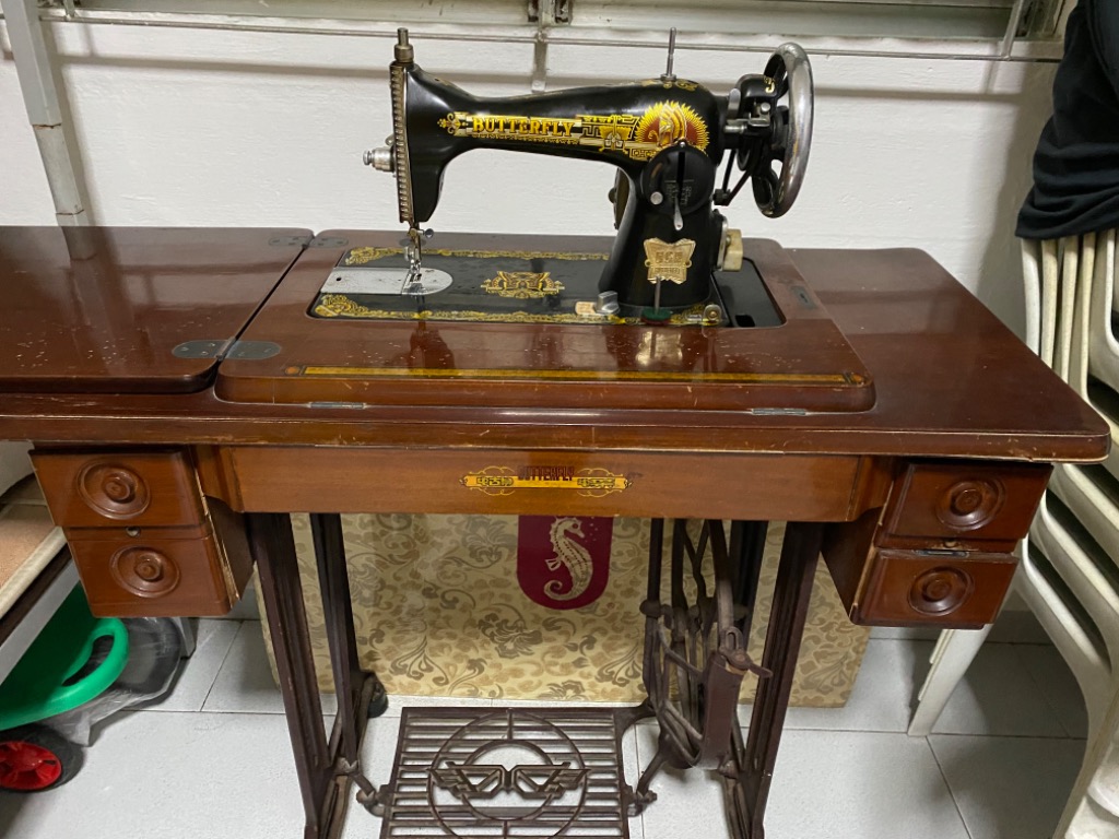 Butterfly/Singer sewing machine, Hobbies & Toys, Memorabilia ...