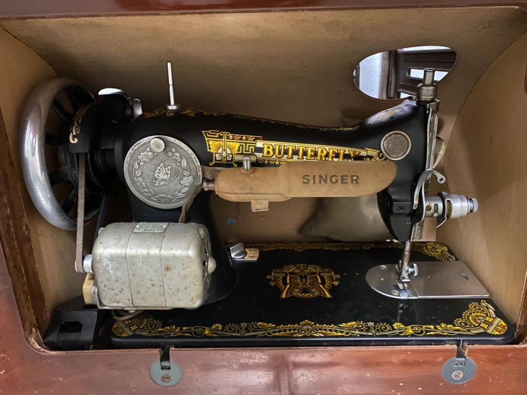 Butterfly/Singer sewing machine, Hobbies & Toys, Memorabilia ...