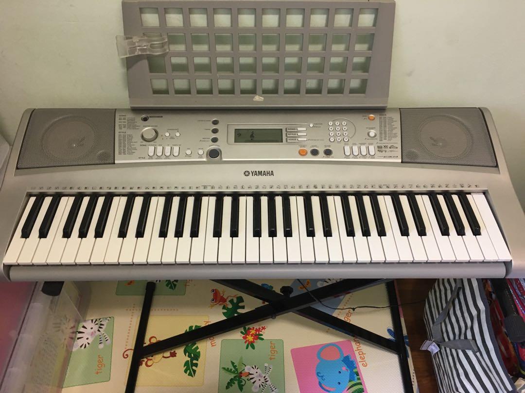 Casio Keyboard and stand included, Music & Media, Music Instruments on ...