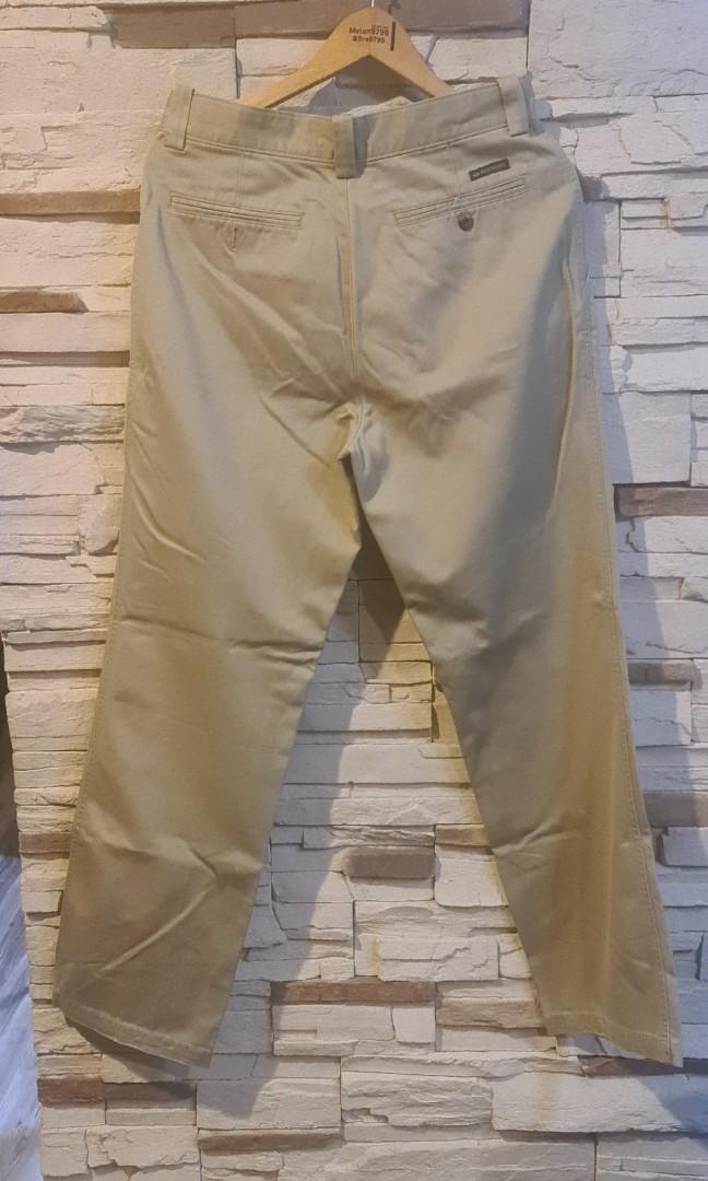 DOCKERS Cargo Pants, Men's Fashion, Bottoms, Trousers on Carousell