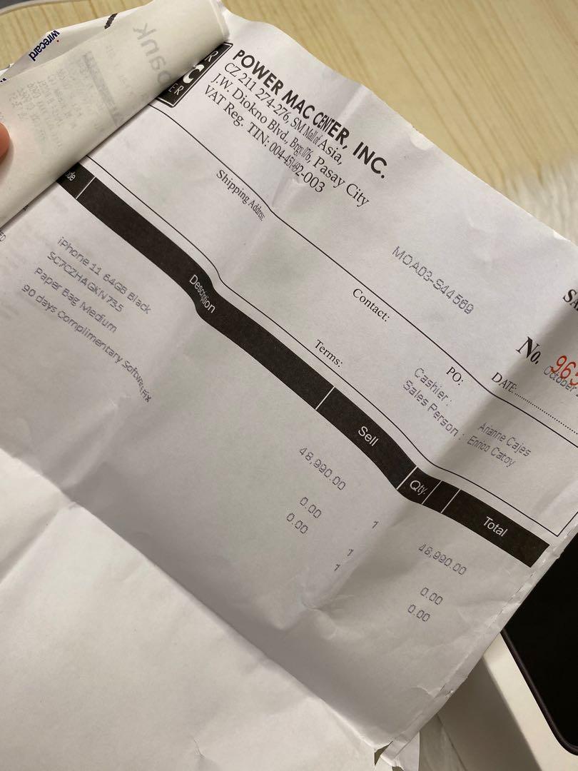 iPhone 11 64gb (still w/ receipt!!!) and FREEBIES, Mobile Phones ...