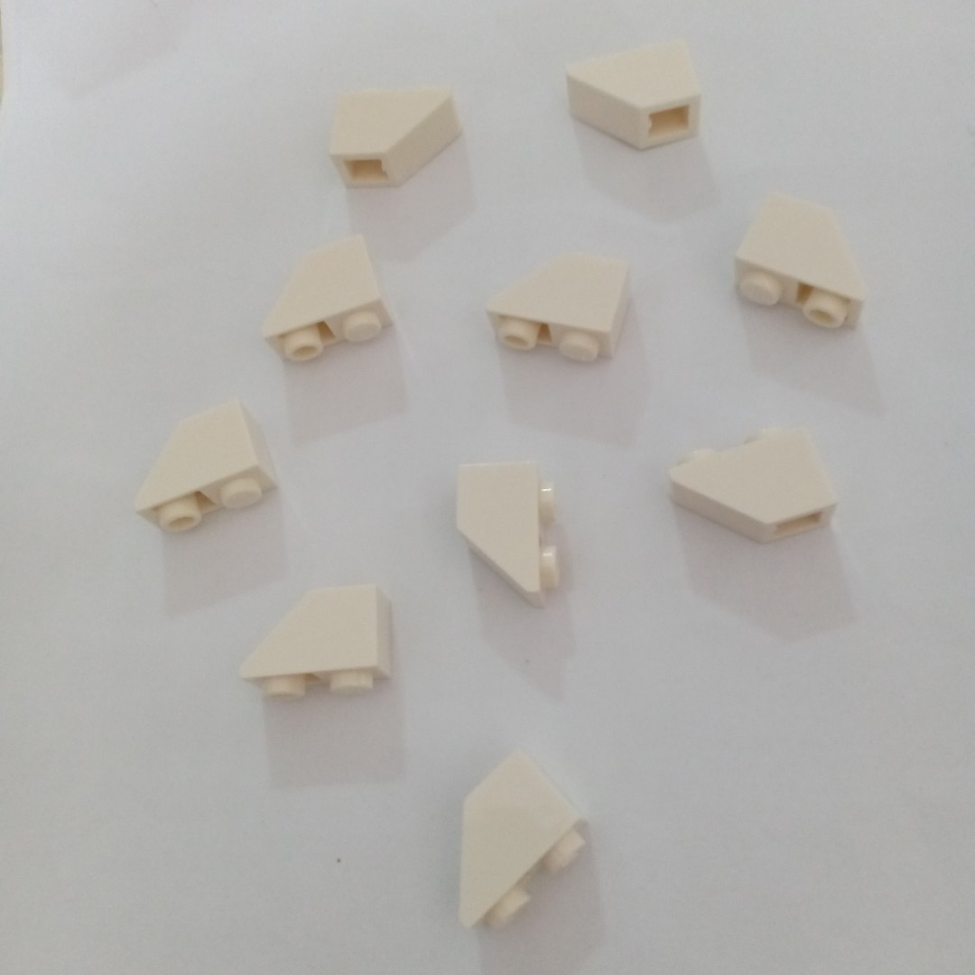 Lego slope inverted 45 2x1, Hobbies & Toys, Toys & Games on Carousell