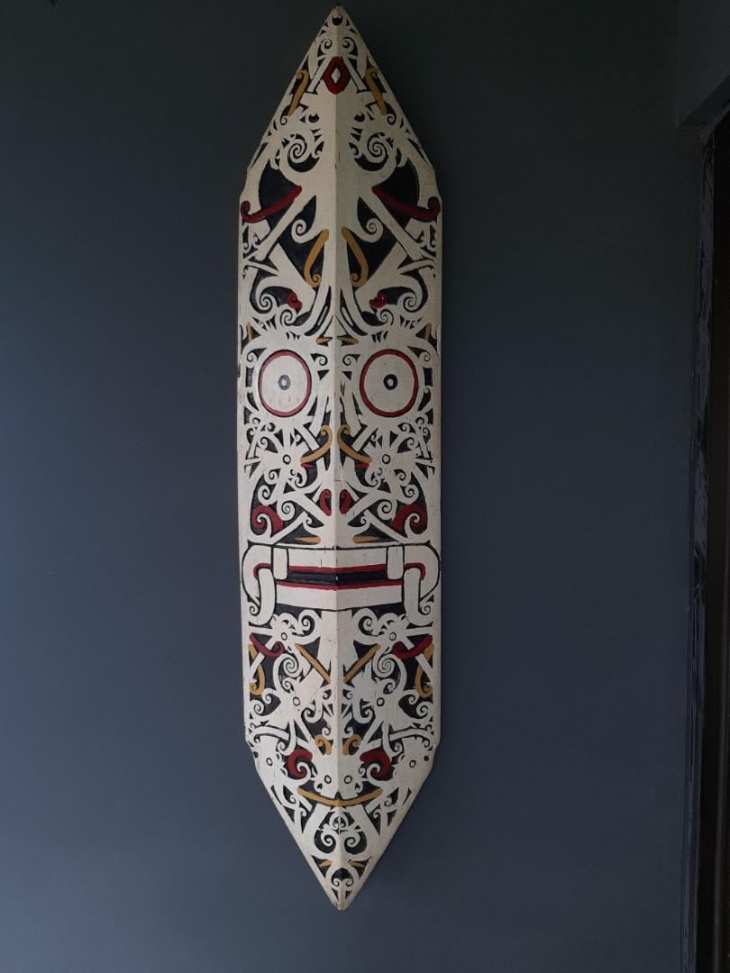 Perisai Dayak, Antik, Pajangan di Carousell