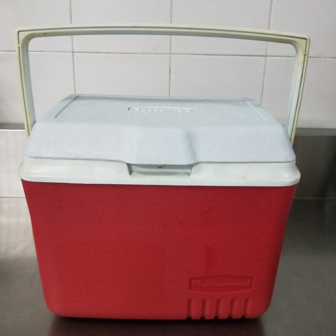 Rubbermaid Brand Ice Box, Furniture & Home Living, Kitchenware ...