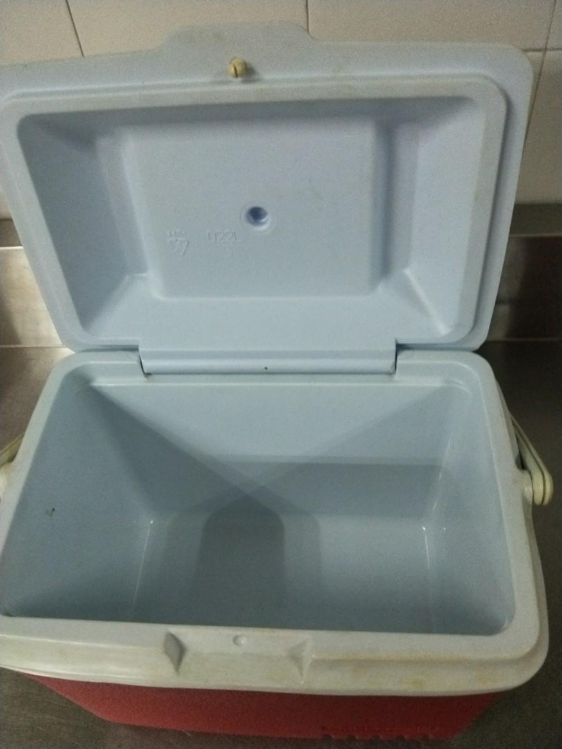 Rubbermaid Brand Ice Box, Furniture & Home Living, Kitchenware ...