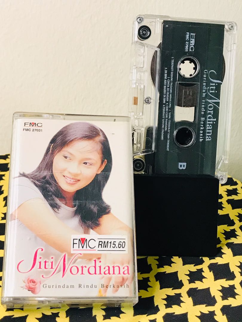 Kaset siti nordiana, Hobbies & Toys, Music & Media, CDs & DVDs on Carousell