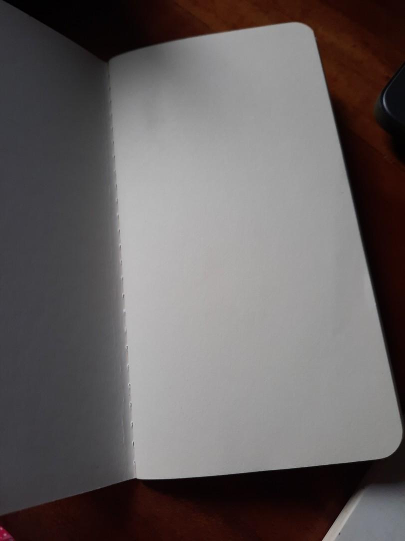 Daiso Notebook Polos dan Grid Kotak, Buku & Alat Tulis, Buku di Carousell