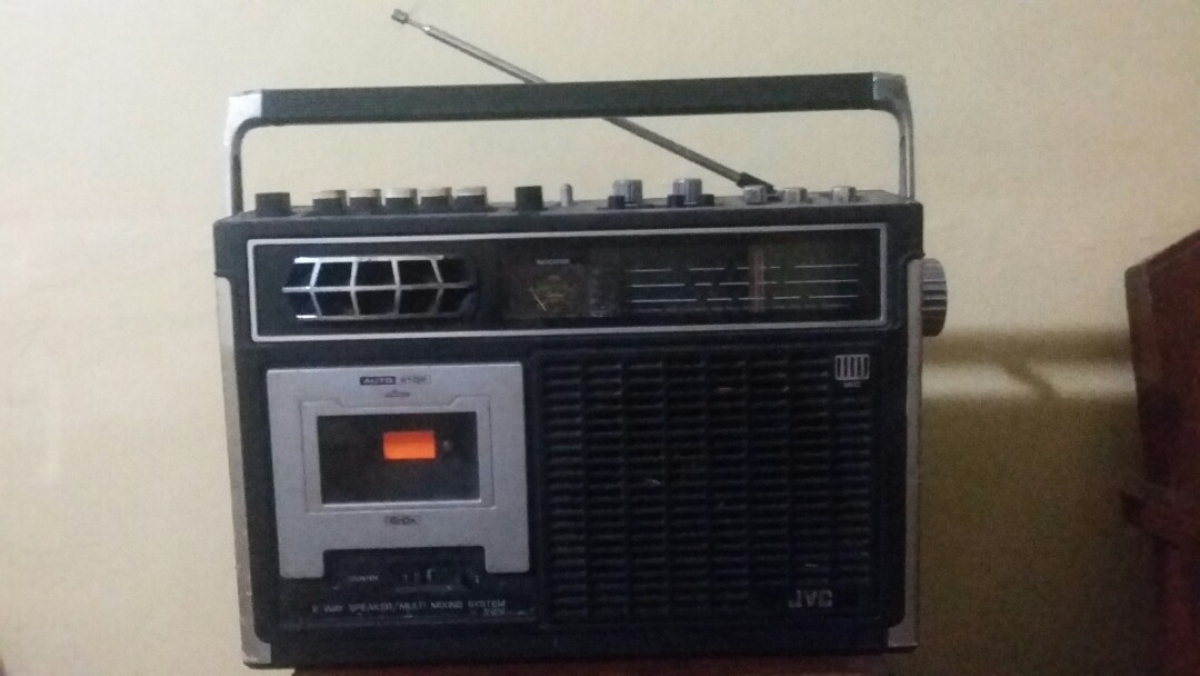 RADIO TAPE JVC LAMA (Model No.9465S), Antik, Lainnya di Carousell