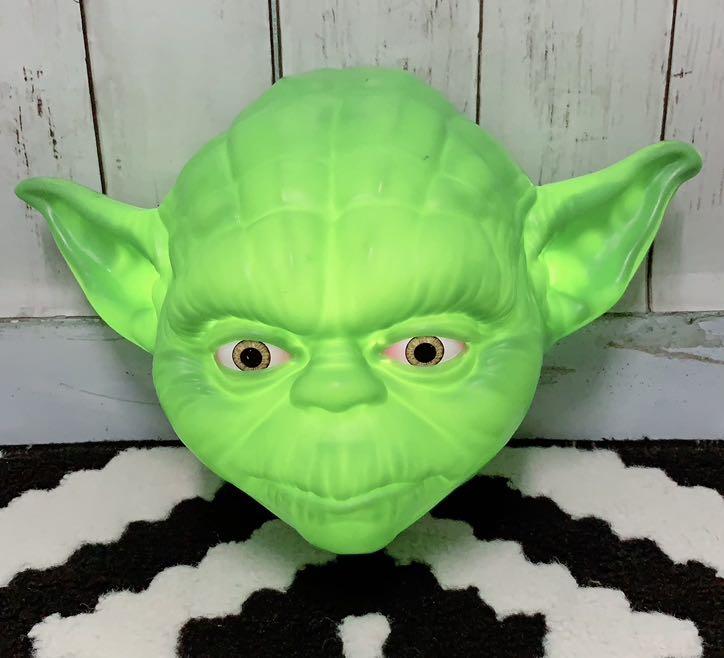 Star Wars 3D Light FX Yoda face RM 68, Hobbies & Toys, Collectibles ...