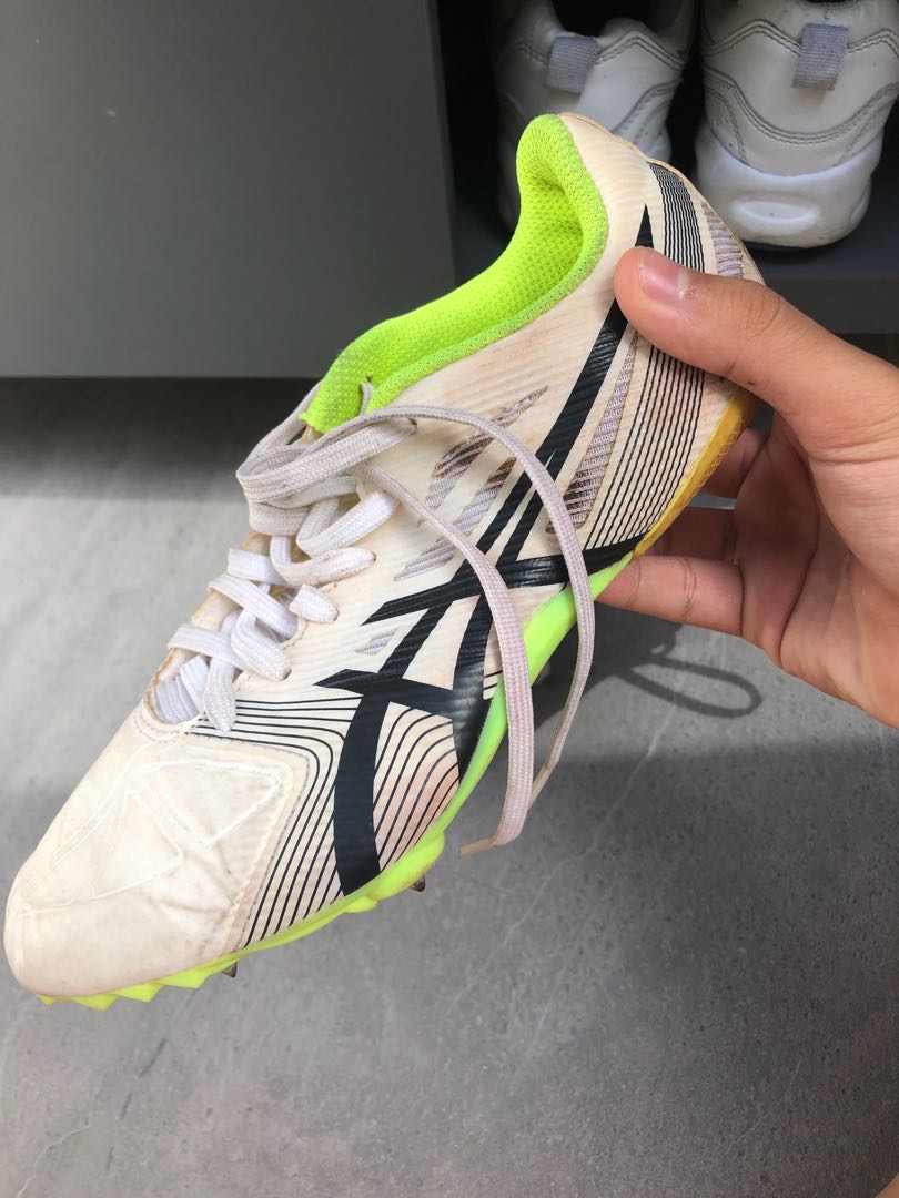 Asics Spike Shoes, Women's Fashion, Footwear, Sneakers on Carousell