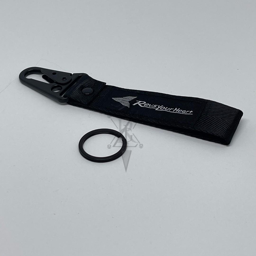 Yamaha MT the darkside keychain, Motorcycles, Motorcycle Accessories on Carousell