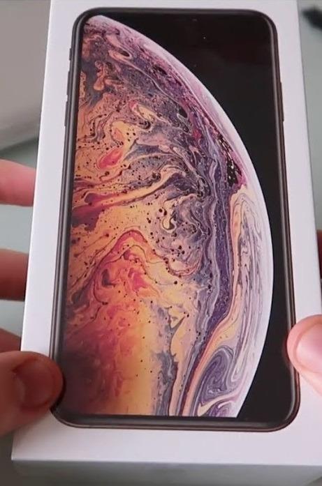 iPhone XS Max 512gb Gold Unlocked Dual Sim (Hong Kong Variant) in ...