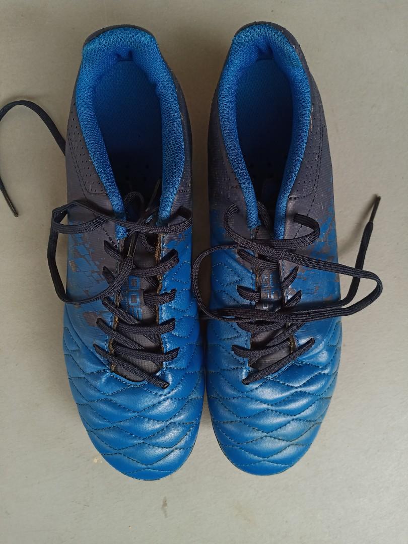 Kipsta Soccer Cleats, Sports, Sports Apparel on Carousell