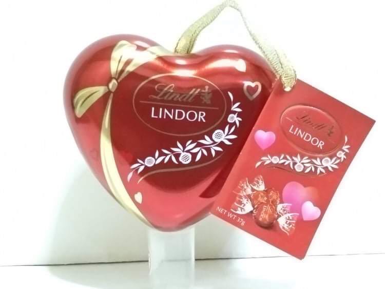 Lindt Lindor Heart Shaped Swiss Chocolate 37 grams, Food & Drinks ...