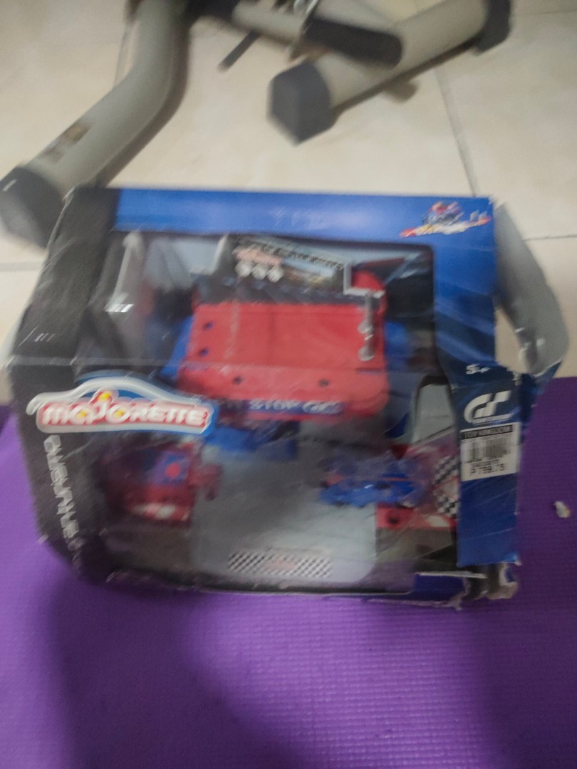 Majorette Pit Stop Playset, Hobbies & Toys, Toys & Games on Carousell